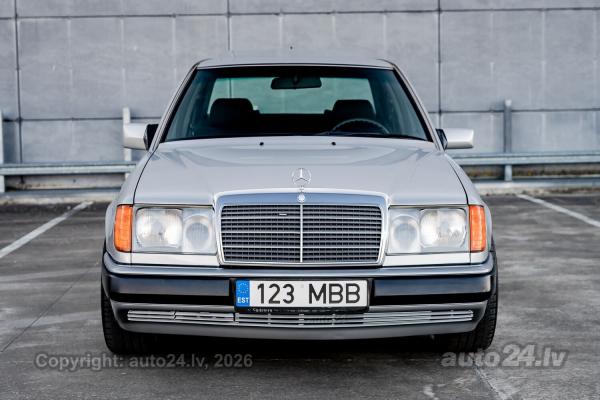 Pelēks Mercedes-Benz 300 1992 Tallina, ar dzinēja tilpumu 3.00 L un nobraukumu 313 tūkst. km par 7999 €, foto 1 vietnē AUTOMOTO.COM.LV