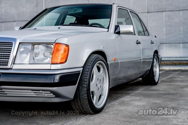 Pelēks Mercedes-Benz 300 1992 Tallina, ar dzinēja tilpumu 3.00 L un nobraukumu 313 tūkst. km par 7999 €, foto 3 vietnē AUTOMOTO.COM.LV