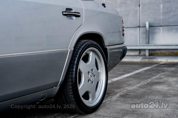 Pelēks Mercedes-Benz 300 1992 Tallina, ar dzinēja tilpumu 3.00 L un nobraukumu 313 tūkst. km par 7999 €, foto 5 vietnē AUTOMOTO.COM.LV