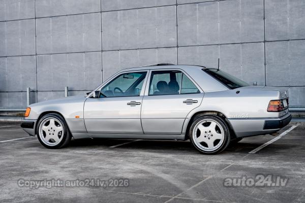 Pelēks Mercedes-Benz 300 1992 Tallina, ar dzinēja tilpumu 3.00 L un nobraukumu 313 tūkst. km par 7999 €, foto 7 vietnē AUTOMOTO.COM.LV