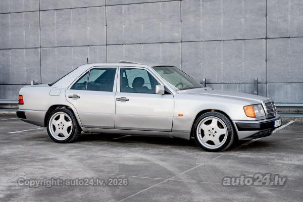 Pelēks Mercedes-Benz 300 1992 Tallina, ar dzinēja tilpumu 3.00 L un nobraukumu 313 tūkst. km par 7999 €, foto 10 vietnē AUTOMOTO.COM.LV