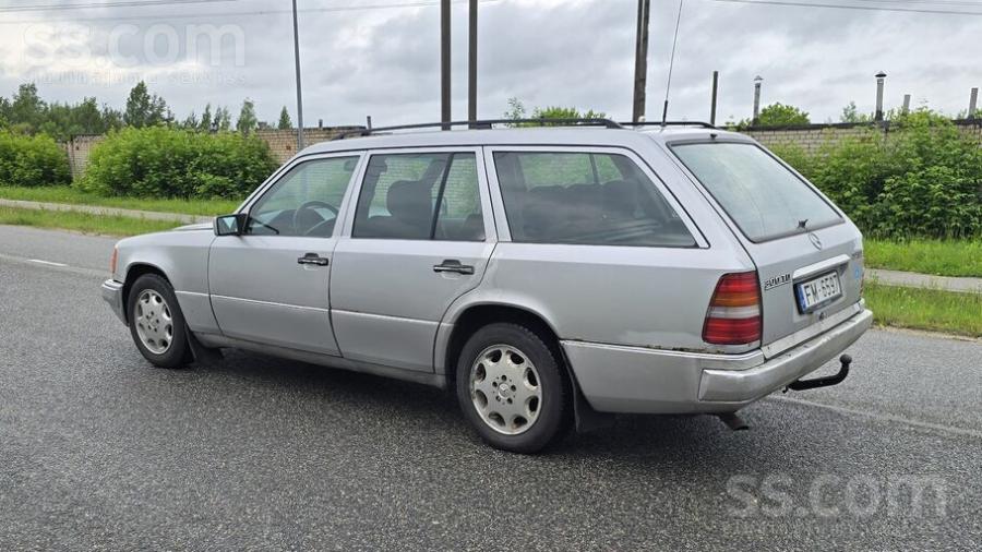 Grey Mercedes-Benz 300 1992 in Daugavpils, with an engine capacity of 3.00 L and mileage of 322 thousand km for 7700 €, photo 4 on AUTOMOTO.COM.LV