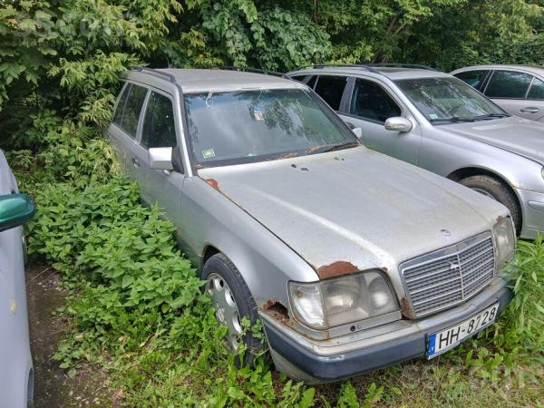 Pelēks Mercedes-Benz 300 1992 Rīga, ar dzinēja tilpumu 3.00 L un nobraukumu 402 tūkst. km par 950 €, foto 3 vietnē AUTOMOTO.COM.LV