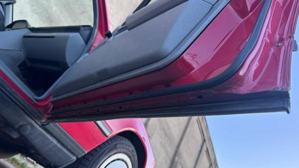 Red Mercedes-Benz 300 1989 in Tallinn, with an engine capacity of 3.00 L and mileage of 277 thousand km for 6999 €, photo 9 on AUTOMOTO.COM.LV