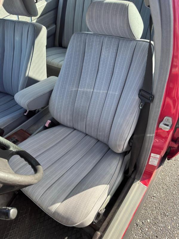 Red Mercedes-Benz 300 1989 in Tallinn, with an engine capacity of 3.00 L and mileage of 277 thousand km for 6999 €, photo 11 on AUTOMOTO.COM.LV