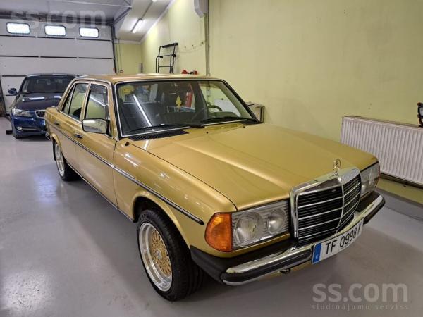 Yellow Mercedes-Benz 300 1979 in Riga, with an engine capacity of 3.00 L and mileage of 54 thousand km for 15000 €, photo 1 on AUTOMOTO.COM.LV
