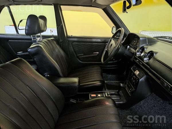 Yellow Mercedes-Benz 300 1979 in Riga, with an engine capacity of 3.00 L and mileage of 54 thousand km for 15000 €, photo 8 on AUTOMOTO.COM.LV