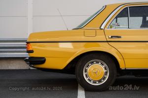 Yellow Mercedes-Benz 300 1980 in Tallinn, with an engine capacity of 3.00 L and mileage of 261 thousand km for 14500 €, photo 12 on AUTOMOTO.COM.LV