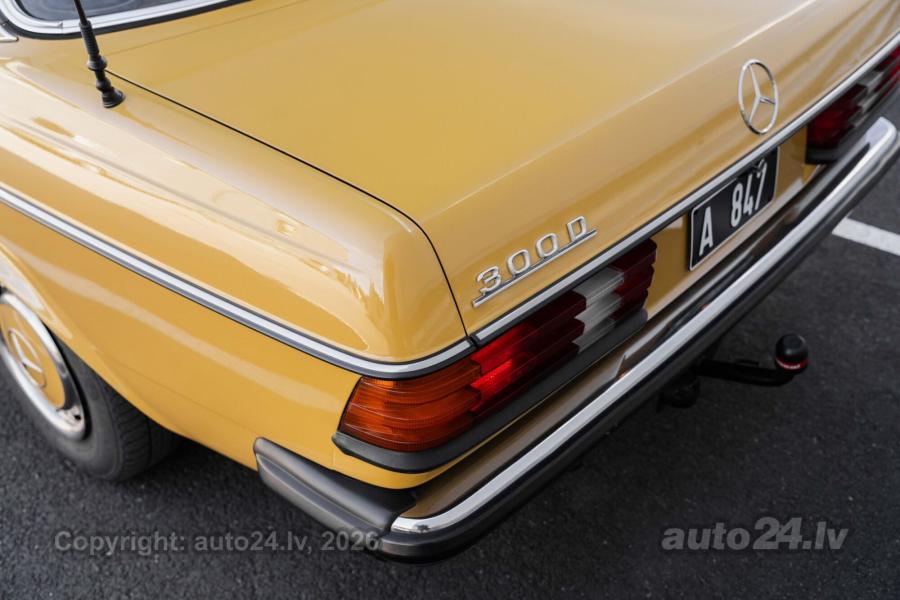 Yellow Mercedes-Benz 300 1980 in Tallinn, with an engine capacity of 3.00 L and mileage of 261 thousand km for 14500 €, photo 14 on AUTOMOTO.COM.LV