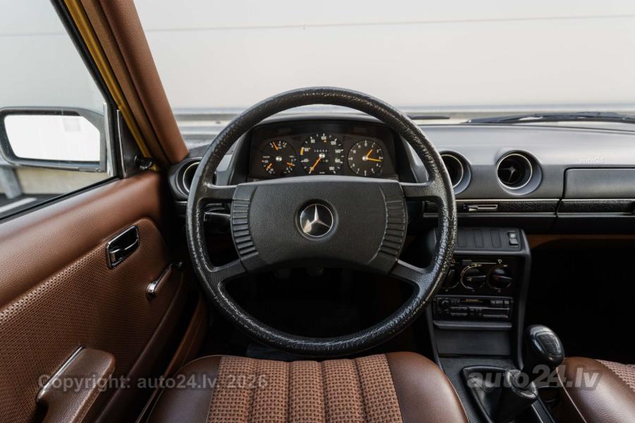 Yellow Mercedes-Benz 300 1980 in Tallinn, with an engine capacity of 3.00 L and mileage of 261 thousand km for 14500 €, photo 18 on AUTOMOTO.COM.LV