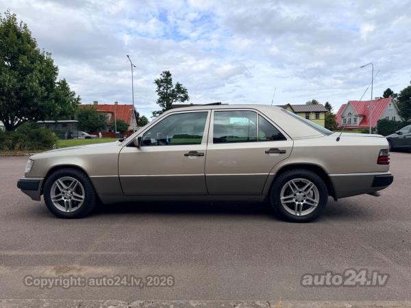 Dzeltens Mercedes-Benz 300 1993 Tallina, ar dzinēja tilpumu 3.00 L un nobraukumu 255 tūkst. km par 9500 €, foto 6 vietnē AUTOMOTO.COM.LV