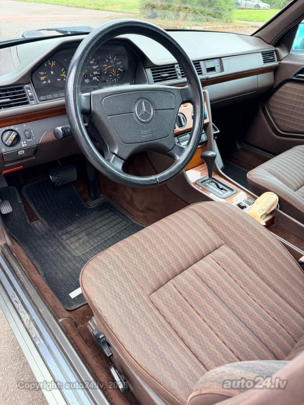 Dzeltens Mercedes-Benz 300 1993 Tallina, ar dzinēja tilpumu 3.00 L un nobraukumu 255 tūkst. km par 9500 €, foto 8 vietnē AUTOMOTO.COM.LV
