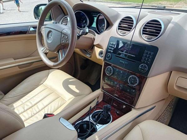 Черный Мерседес 320 2007 в Вильнюс, объемом двигателя 0.00 л и пробегом 260 тыс. км за 4500 €, фото 4 на AUTOMOTO.COM.LV