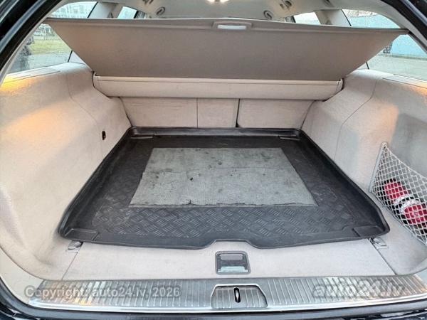 Melns Mercedes-Benz 320 2004 Tallina, ar dzinēja tilpumu 3.20 L un nobraukumu 274 tūkst. km par 3500 €, foto 11 vietnē AUTOMOTO.COM.LV