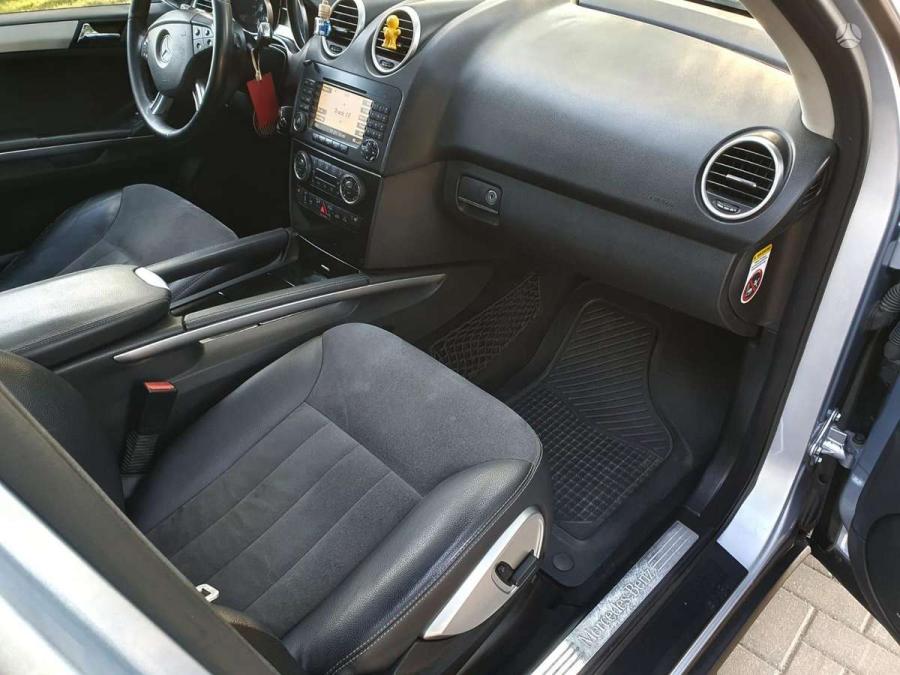 Blue Mercedes-Benz 320 2006 in Vilkaviskis, with an engine capacity of 3.00 L and mileage of 400 thousand km for 3100 €, photo 10 on AUTOMOTO.COM.LV