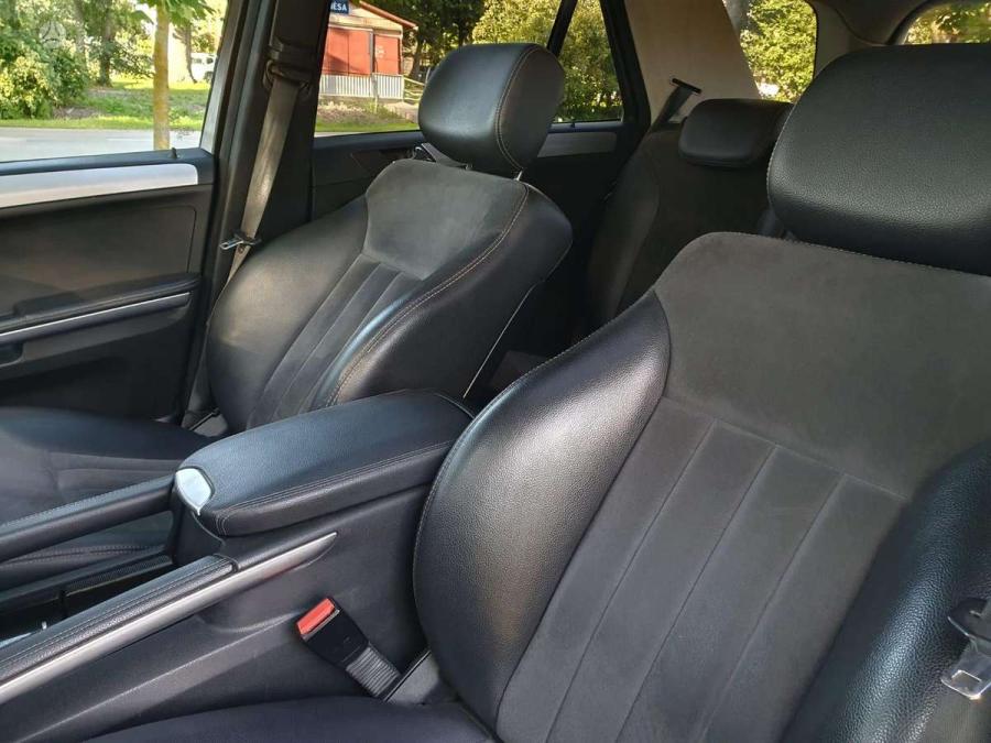 Blue Mercedes-Benz 320 2006 in Vilkaviskis, with an engine capacity of 3.00 L and mileage of 400 thousand km for 3100 €, photo 11 on AUTOMOTO.COM.LV