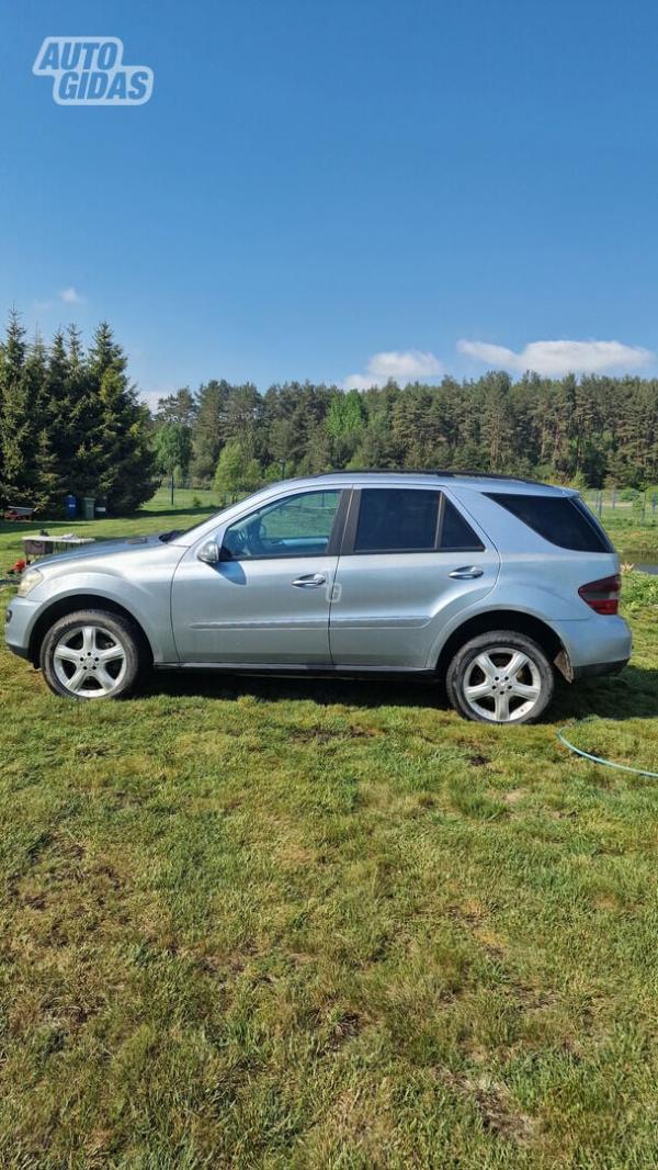 Mercedes-Benz 320 2008 in Vilnius, with an engine capacity of 3.00 L and mileage of 344 thousand km for 3500 €, photo 3 on AUTOMOTO.COM.LV