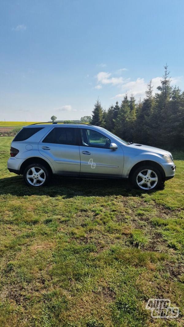 Mercedes-Benz 320 2008 in Vilnius, with an engine capacity of 3.00 L and mileage of 344 thousand km for 3500 €, photo 5 on AUTOMOTO.COM.LV