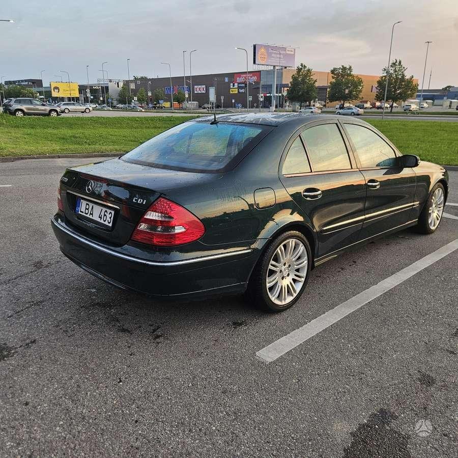 Green Mercedes-Benz 320 2003 in Kaunas, with an engine capacity of 3.22 L and mileage of 320 thousand km for 3600 €, photo 1 on AUTOMOTO.COM.LV