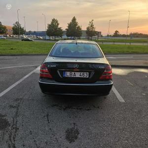 Green Mercedes-Benz 320 2003 in Kaunas, with an engine capacity of 3.22 L and mileage of 320 thousand km for 3600 €, photo 3 on AUTOMOTO.COM.LV