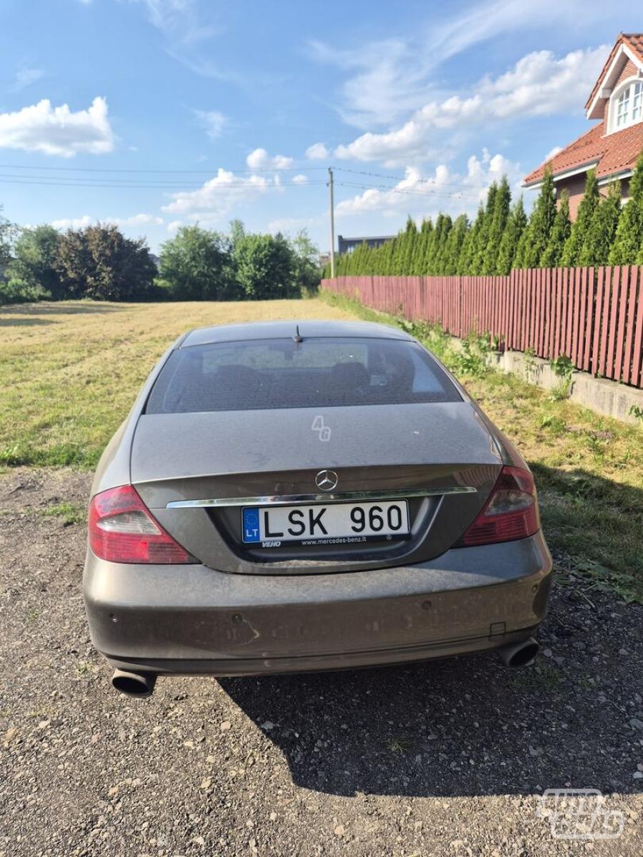 Mercedes-Benz 320 2005 in Vilnius, with an engine capacity of 3.00 L and mileage of 330 thousand km for 3600 €, photo 5 on AUTOMOTO.COM.LV