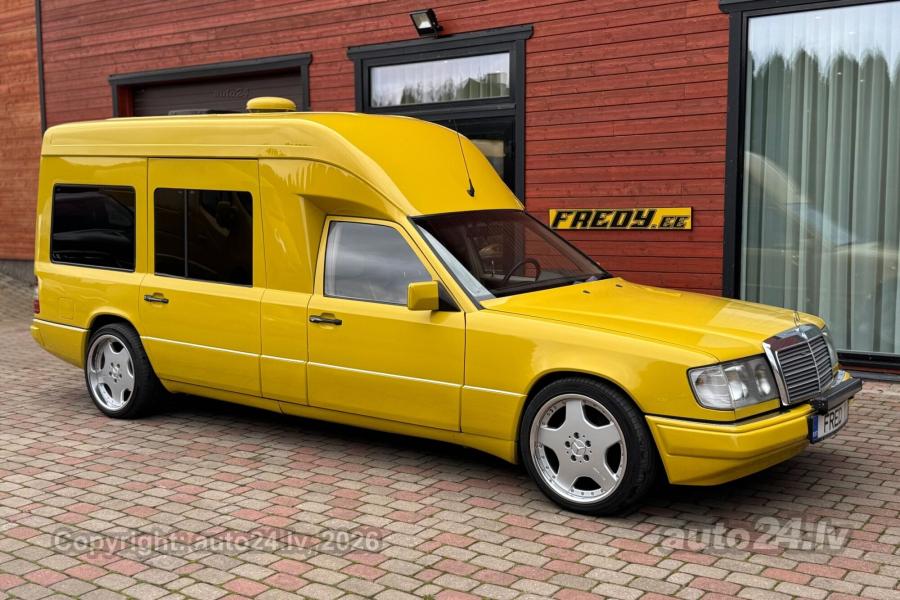 Yellow Mercedes-Benz 320 1991 in Tallinn, with an engine capacity of 3.20 L and mileage of 141 thousand km for 15000 €, photo 1 on AUTOMOTO.COM.LV