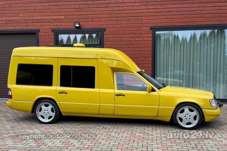 Yellow Mercedes-Benz 320 1991 in Tallinn, with an engine capacity of 3.20 L and mileage of 141 thousand km for 15000 €, photo 7 on AUTOMOTO.COM.LV