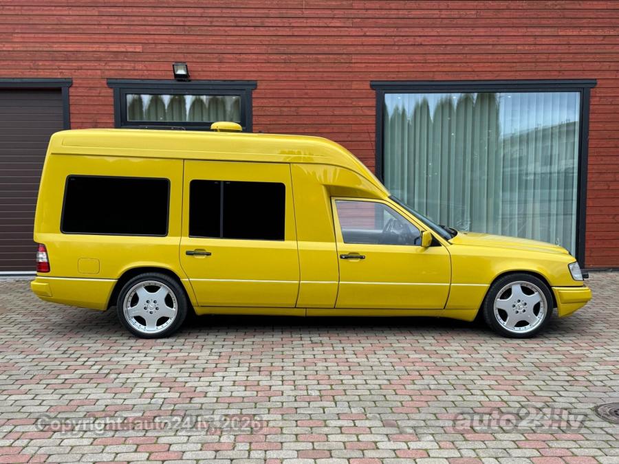 Yellow Mercedes-Benz 320 1991 in Tallinn, with an engine capacity of 3.20 L and mileage of 141 thousand km for 15000 €, photo 8 on AUTOMOTO.COM.LV
