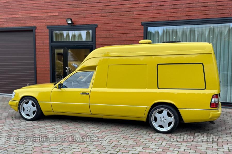 Yellow Mercedes-Benz 320 1991 in Tallinn, with an engine capacity of 3.20 L and mileage of 141 thousand km for 15000 €, photo 17 on AUTOMOTO.COM.LV