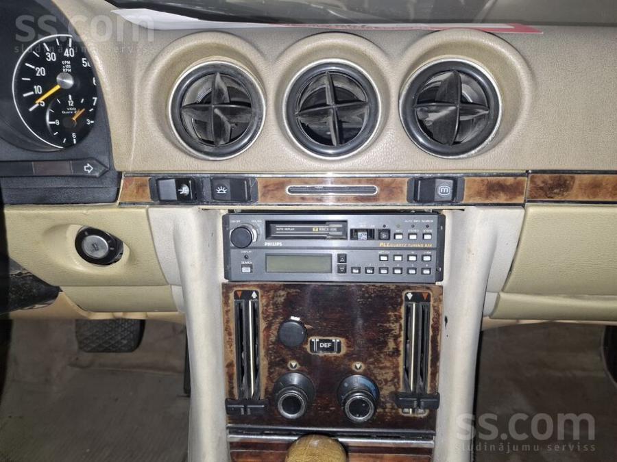 Zils Mercedes-Benz 450 1979 Talsi, ar dzinēja tilpumu 4.50 L un nobraukumu 159 tūkst. km par 25000 €, foto 12 vietnē AUTOMOTO.COM.LV