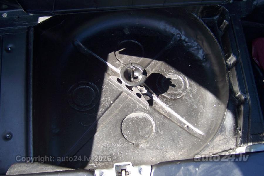 Pelēks Mercedes-Benz 450 1974 Tallina, ar dzinēja tilpumu 4.50 L un nobraukumu 103 tūkst. km par 20000 €, foto 8 vietnē AUTOMOTO.COM.LV