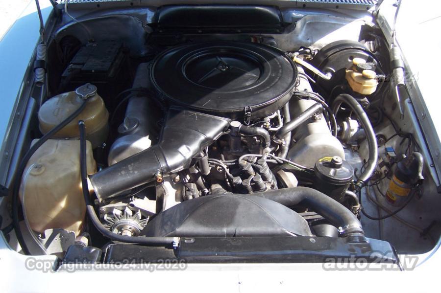 Pelēks Mercedes-Benz 450 1974 Tallina, ar dzinēja tilpumu 4.50 L un nobraukumu 103 tūkst. km par 20000 €, foto 10 vietnē AUTOMOTO.COM.LV