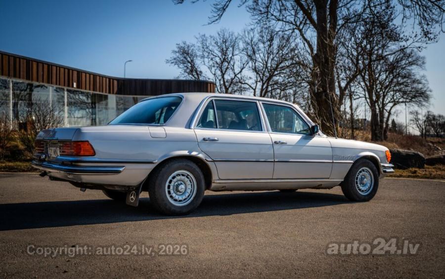 Grey Mercedes-Benz 450 1974 in Tallinn, with an engine capacity of 4.50 L and mileage of 232 thousand km for 13999 €, photo 6 on AUTOMOTO.COM.LV