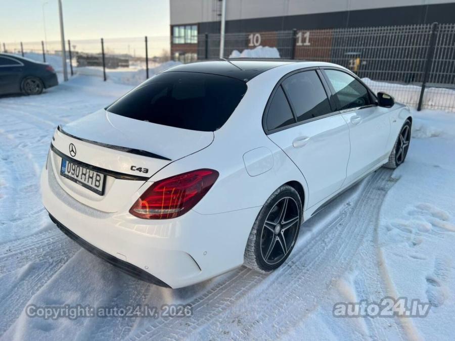 White Mercedes-Benz 450 2015 in Tallinn, with an engine capacity of 3.00 L and mileage of 185 thousand km for 25990 €, photo 7 on AUTOMOTO.COM.LV