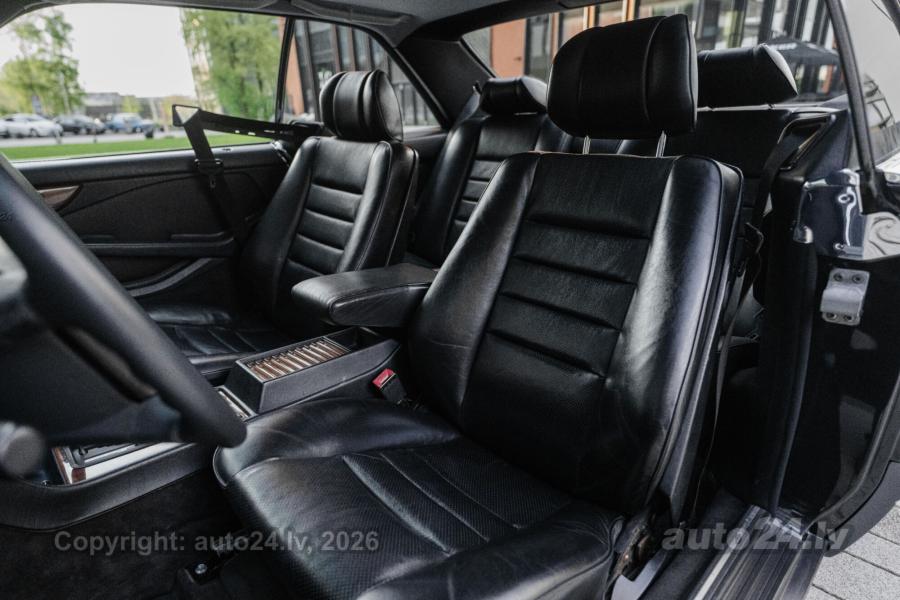 Melns Mercedes-Benz 500 1987 Tallina, ar dzinēja tilpumu 4.90 L un nobraukumu 174 tūkst. km par 29000 €, foto 9 vietnē AUTOMOTO.COM.LV