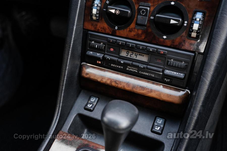 Melns Mercedes-Benz 500 1987 Tallina, ar dzinēja tilpumu 4.90 L un nobraukumu 174 tūkst. km par 29000 €, foto 15 vietnē AUTOMOTO.COM.LV