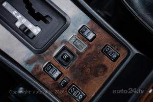 Melns Mercedes-Benz 500 1987 Tallina, ar dzinēja tilpumu 4.90 L un nobraukumu 174 tūkst. km par 29000 €, foto 16 vietnē AUTOMOTO.COM.LV