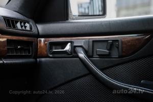 Melns Mercedes-Benz 500 1987 Tallina, ar dzinēja tilpumu 4.90 L un nobraukumu 174 tūkst. km par 29000 €, foto 17 vietnē AUTOMOTO.COM.LV
