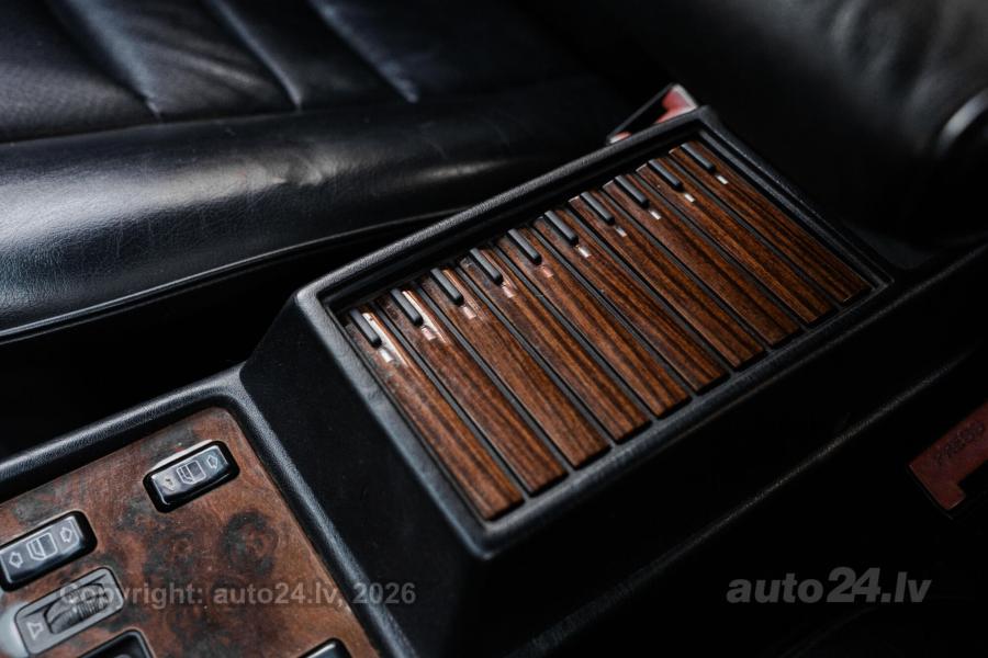 Melns Mercedes-Benz 500 1987 Tallina, ar dzinēja tilpumu 4.90 L un nobraukumu 174 tūkst. km par 29000 €, foto 19 vietnē AUTOMOTO.COM.LV