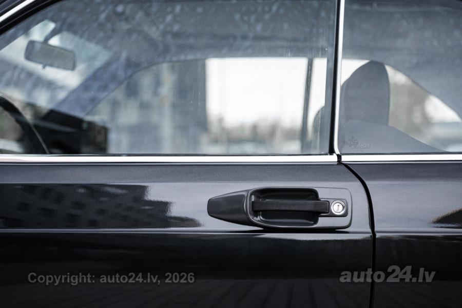Melns Mercedes-Benz 500 1987 Tallina, ar dzinēja tilpumu 4.90 L un nobraukumu 174 tūkst. km par 29000 €, foto 25 vietnē AUTOMOTO.COM.LV