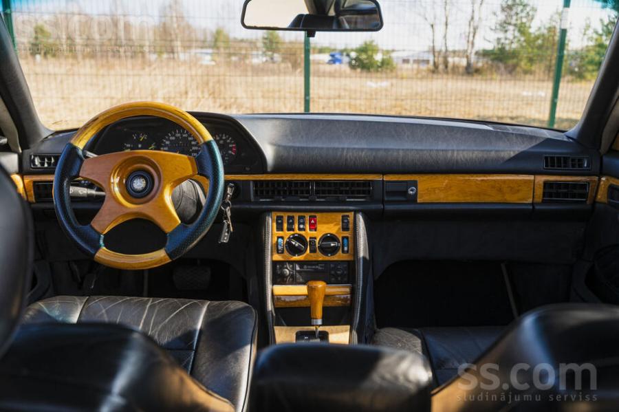 Blue Mercedes-Benz 500 1983 in Riga, with an engine capacity of 5.00 L and mileage of 0 thousand km for 21990 €, photo 25 on AUTOMOTO.COM.LV