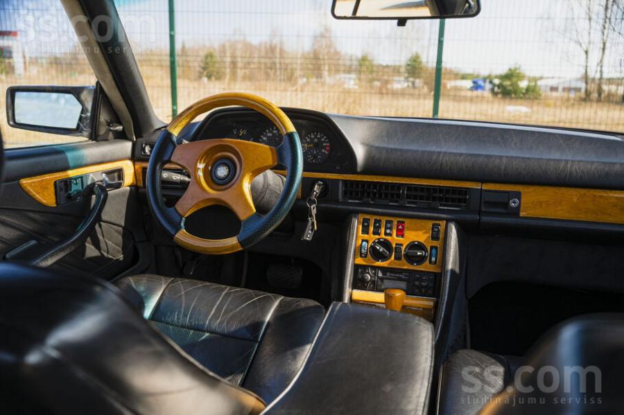 Blue Mercedes-Benz 500 1983 in Riga, with an engine capacity of 5.00 L and mileage of 0 thousand km for 21990 €, photo 27 on AUTOMOTO.COM.LV