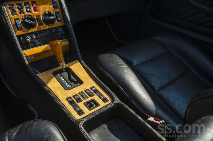 Blue Mercedes-Benz 500 1983 in Riga, with an engine capacity of 5.00 L and mileage of 0 thousand km for 21990 €, photo 40 on AUTOMOTO.COM.LV