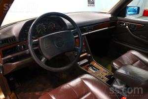 Yellow Mercedes-Benz 500 1985 in Riga, with an engine capacity of 5.00 L and mileage of 85 thousand km for 43000 €, photo 15 on AUTOMOTO.COM.LV