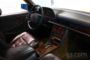 Yellow Mercedes-Benz 500 1985 in Riga, with an engine capacity of 5.00 L and mileage of 85 thousand km for 43000 €, photo 21 on AUTOMOTO.COM.LV