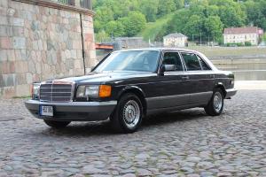 Черный Мерседес 560 1986 в Каунас, объемом двигателя 5.55 л и пробегом 172 тыс. км за 17500 €, фото  на AUTOMOTO.COM.LV