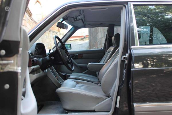 Melns Mercedes-Benz 560 1986 Kauņa, ar dzinēja tilpumu 5.55 L un nobraukumu 172 tūkst. km par 17500 €, foto 10 vietnē AUTOMOTO.COM.LV