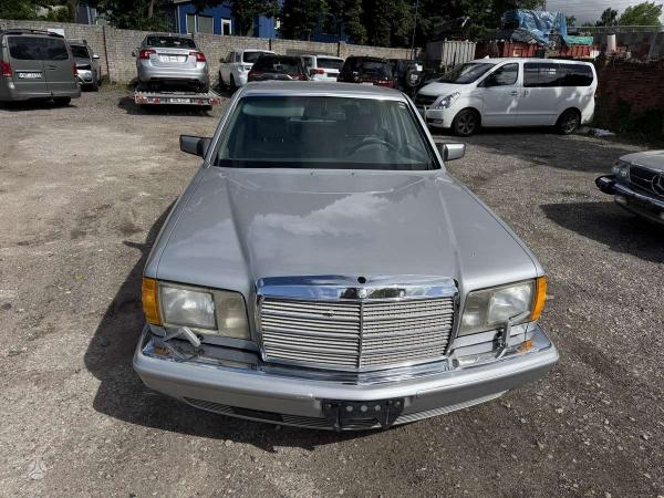 Grey Mercedes-Benz 560 1987 in Klaipeda, with an engine capacity of 0.00 L and mileage of 289 thousand km for 7999 €, photo 2 on AUTOMOTO.COM.LV