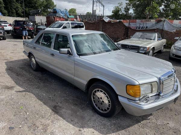 Grey Mercedes-Benz 560 1987 in Klaipeda, with an engine capacity of 0.00 L and mileage of 289 thousand km for 7999 €, photo 3 on AUTOMOTO.COM.LV