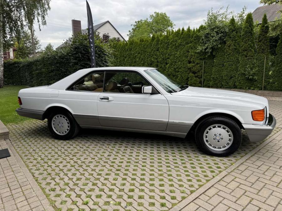 Белый Мерседес 560 1989 в Каунас, объемом двигателя 5.55 л и пробегом 189 тыс. км за 20000 €, фото 23 на AUTOMOTO.COM.LV